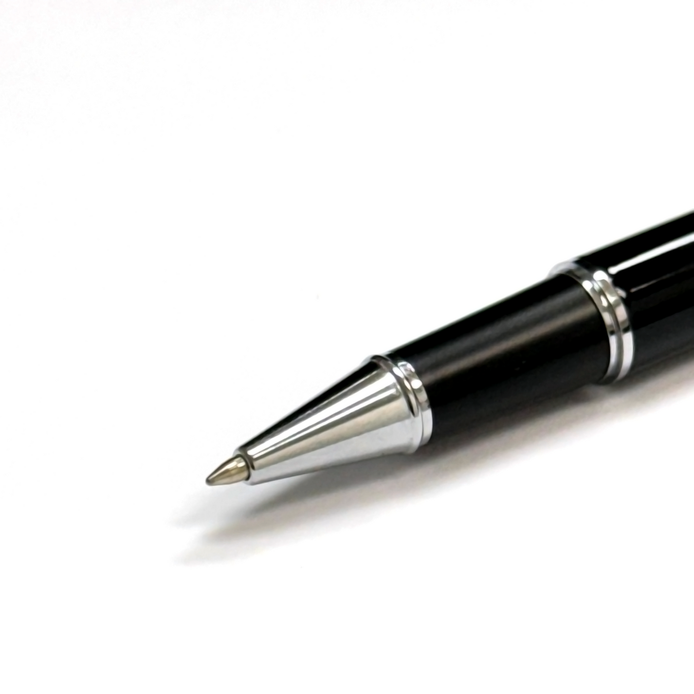 Premium Rollerball Pen with SPF Crest – POLWEL